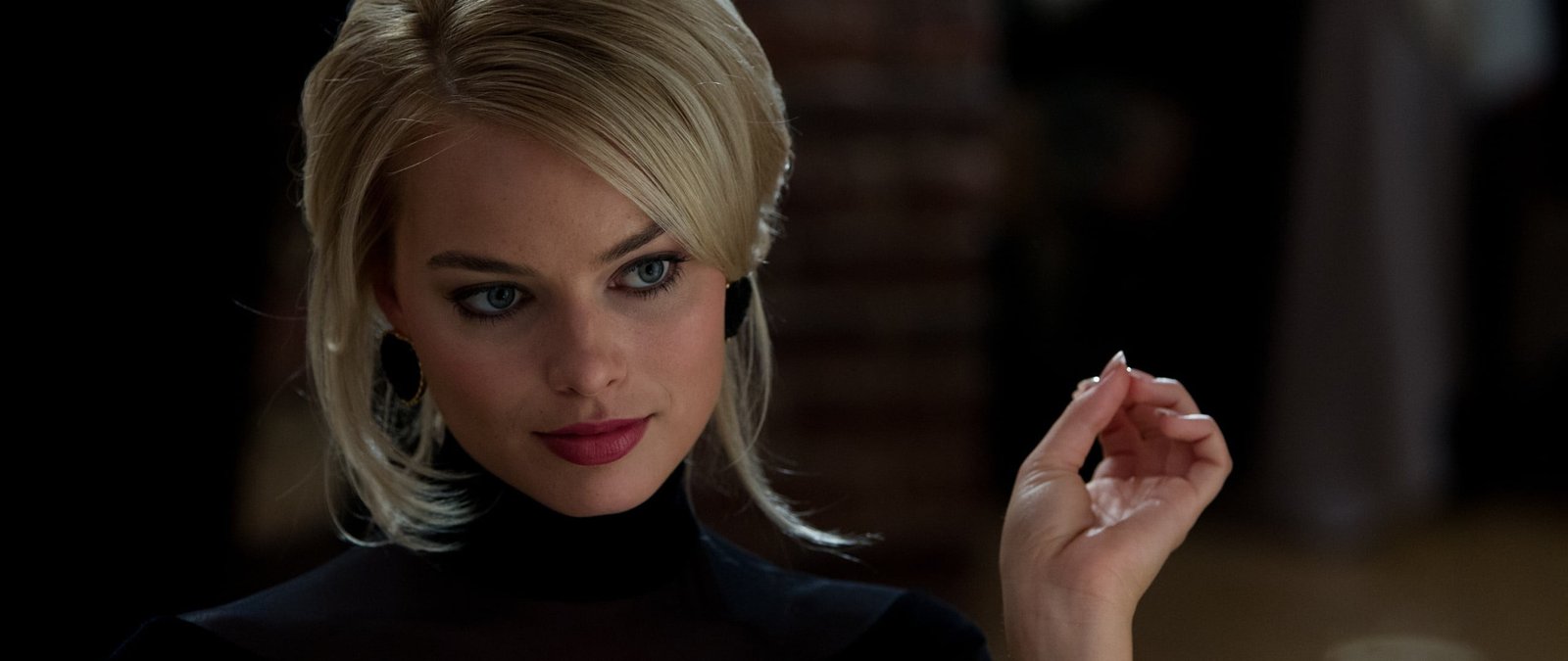 Margot Robbie women actress blonde face portrait headshot 2k wallpapersbin